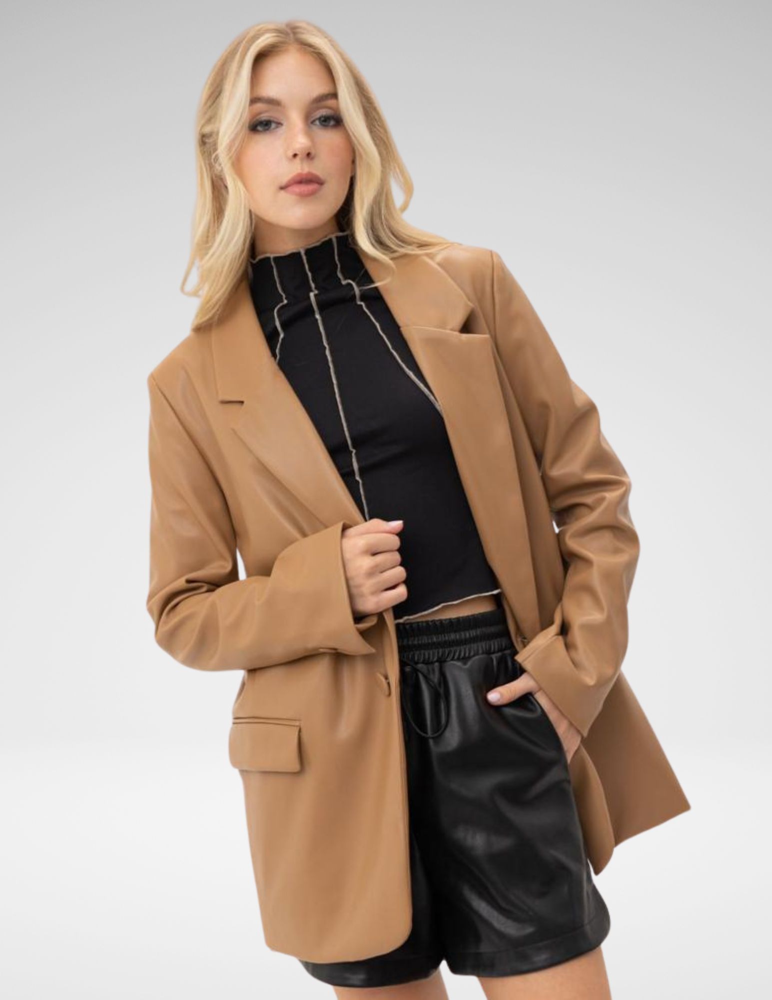 Blazer Beige Piel Vegana – Mell Showroom